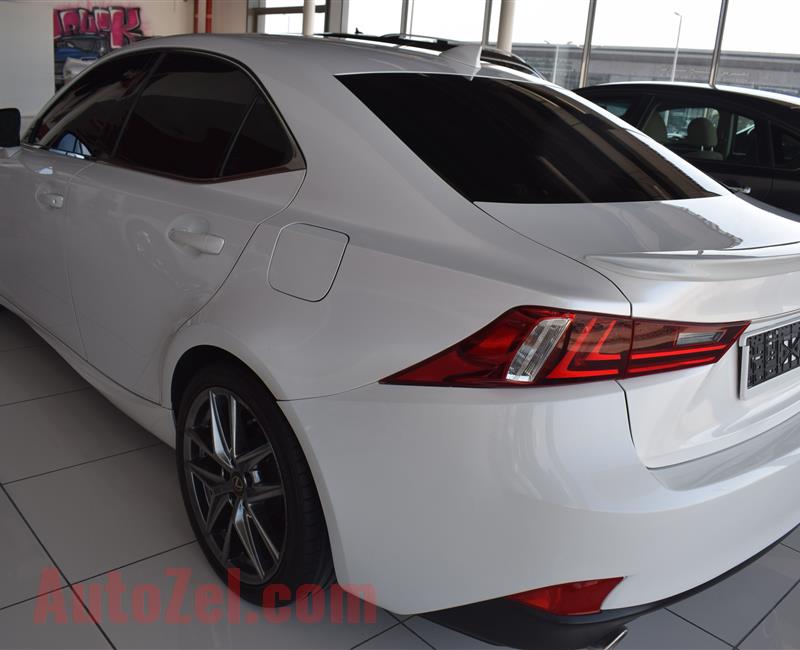 LEXUS IS200t- 2016- WHITE- 26 000 KM- GCC :: AutoZel.com