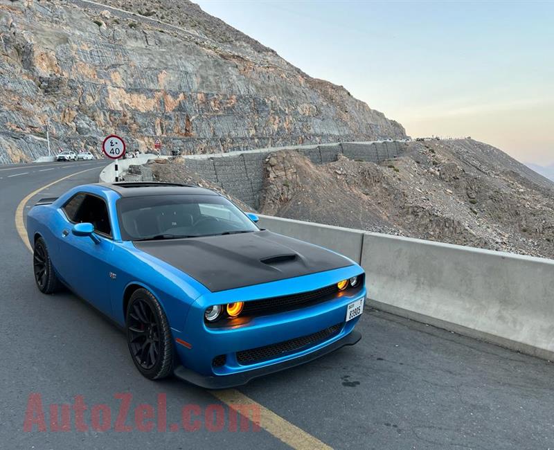 Dodge Challenger SRT8-392 2018 Full Options (km/h)